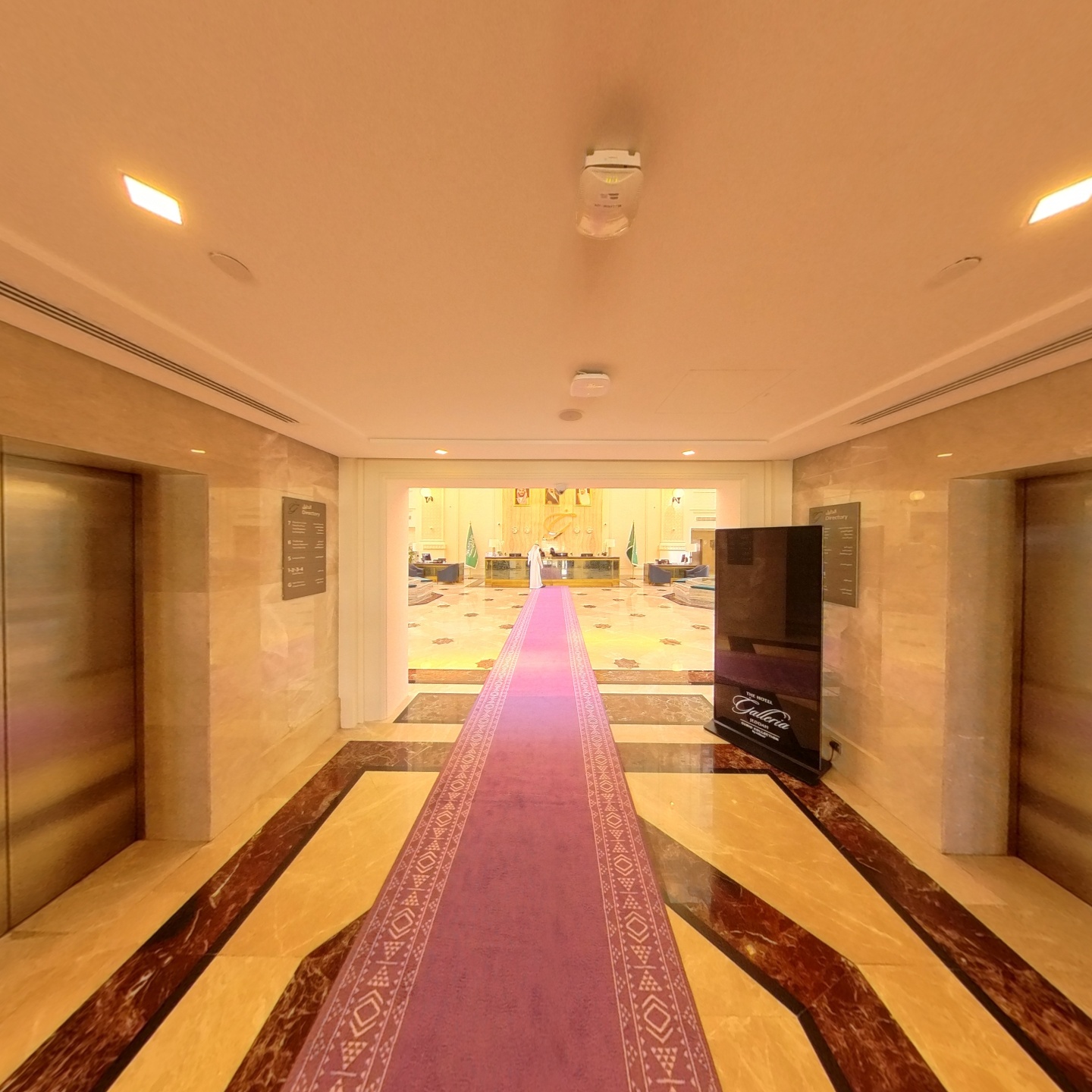 Realsee VR | GALLERIA HOTEL LOBBY