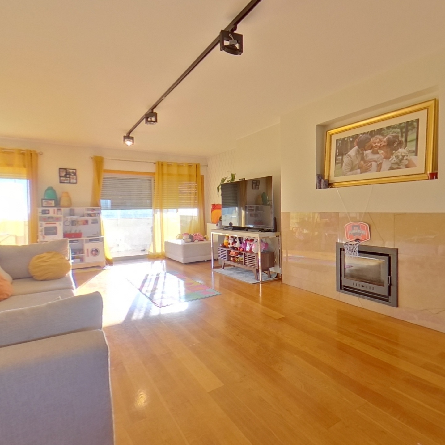 Realsee VR | ID 2453624